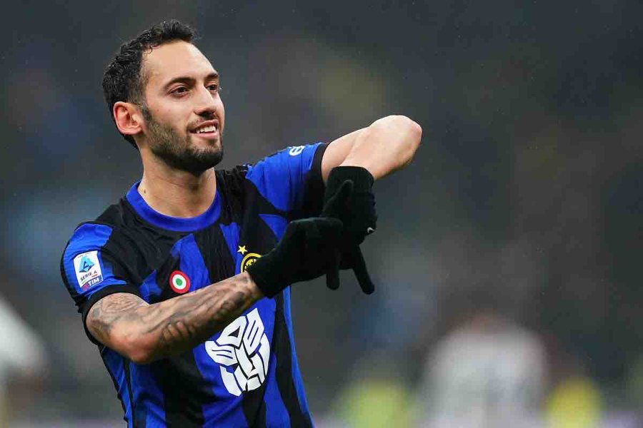 Calhanoglu Klaim sebagai Gelandang Bertahan Terbaik Dunia, Rodri dan ... Calhanoglu Klaim sebagai Gelandang Bertahan Terbaik Dunia, Rodri dan ...
