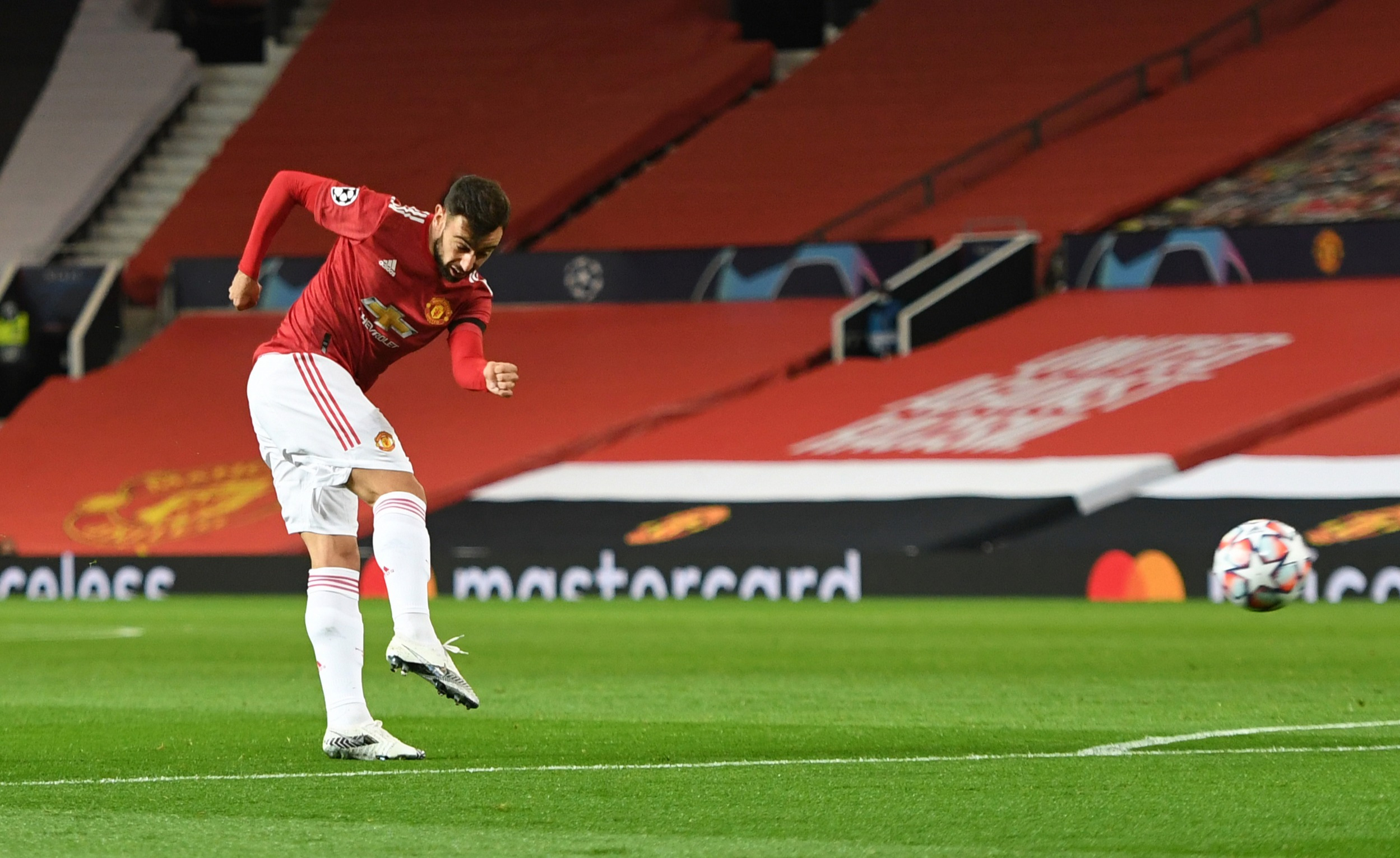 Bruno Fernandes yang Kian Mirip dengan Paul Scholes - BolaSkor Bruno Fernandes yang Kian Mirip dengan Paul Scholes - BolaSkor