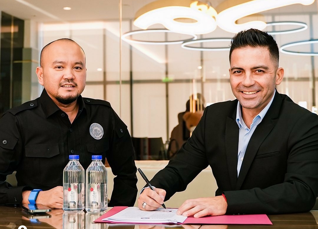 Arema FC Perkenalkan Javier Roca sebagai Pelatih Baru - BolaSkor Arema FC Perkenalkan Javier Roca sebagai Pelatih Baru - BolaSkor
