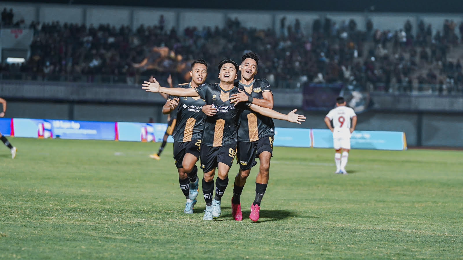 Dewa United FC 1-1 Persis Solo, Jan Olde Riekerink Puas dengan Performa ... Dewa United FC 1-1 Persis Solo, Jan Olde Riekerink Puas dengan Performa ...