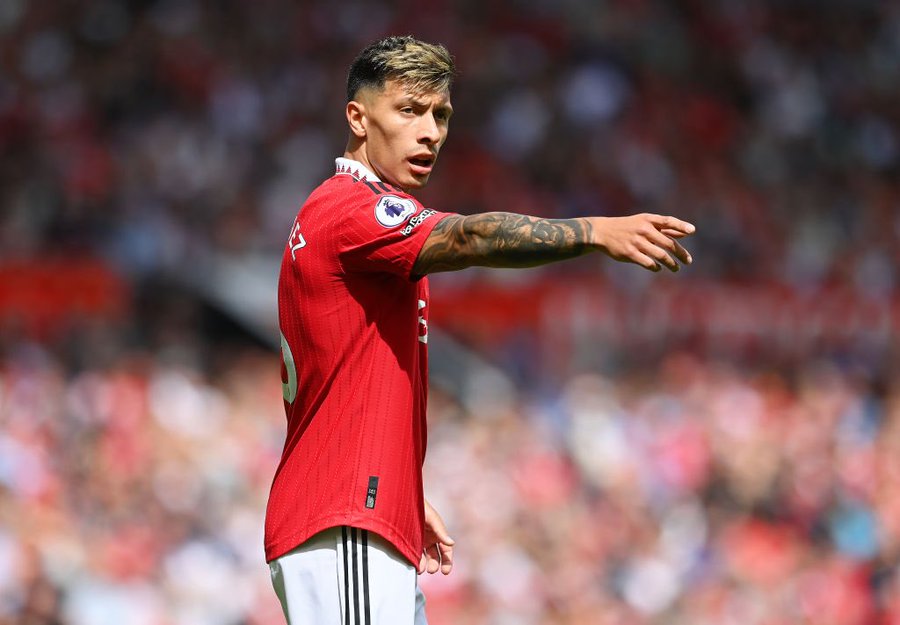 Bukannya Jadi Solusi, Lisandro Martinez Malah Timbulkan Masalah Baru ... Bukannya Jadi Solusi, Lisandro Martinez Malah Timbulkan Masalah Baru ...